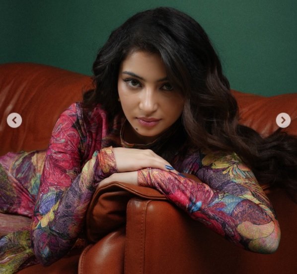 Dhurandhar Actress Sara Arjun Stuns With A Soft But Strong Fashion ...